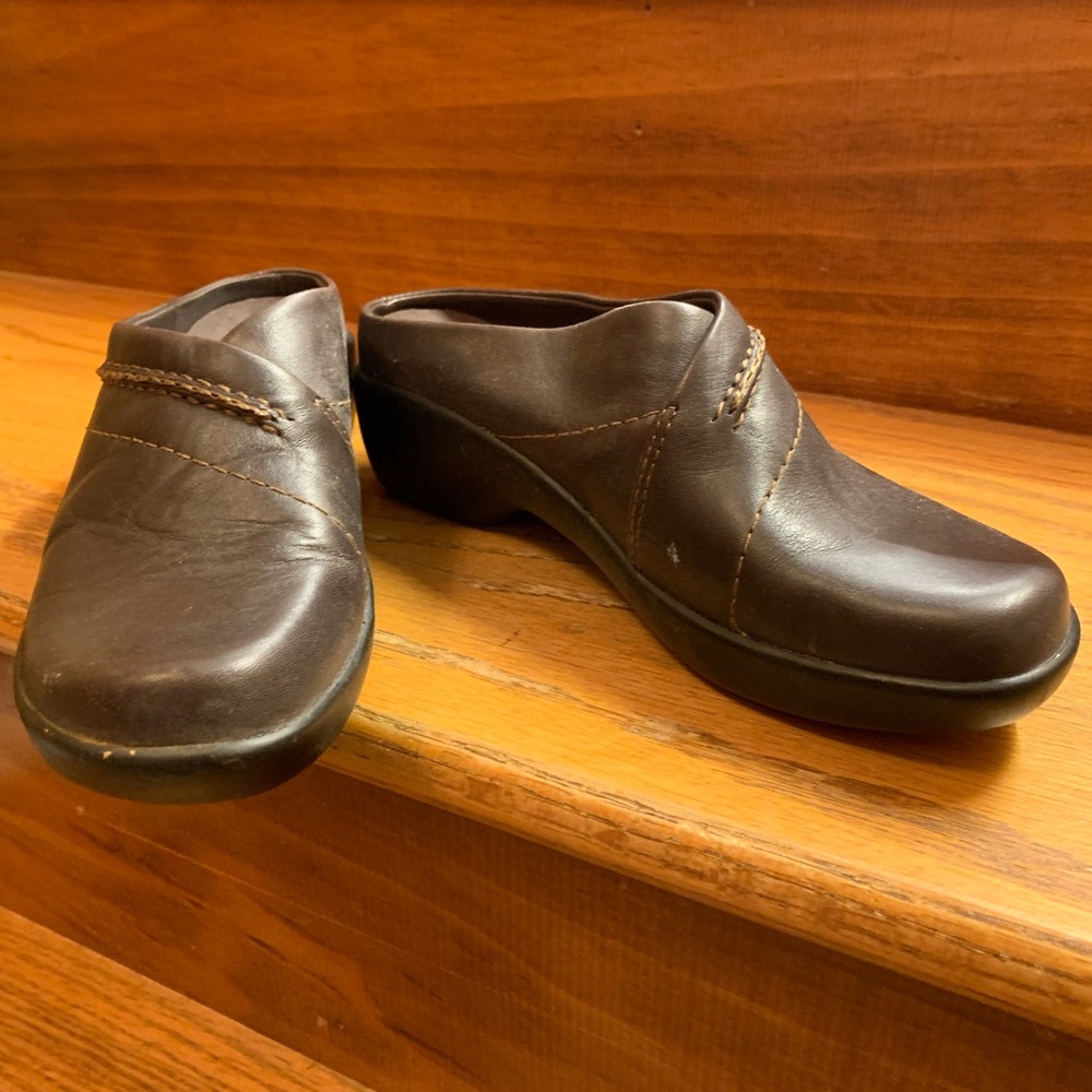 Clarks Brown Leather Clogs - Gem